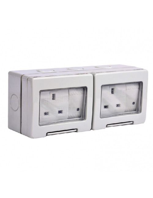 WATERPROOF SOCKET 13 AMP WITH SWITCH
